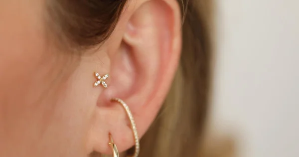 Altın Lotus Piercing